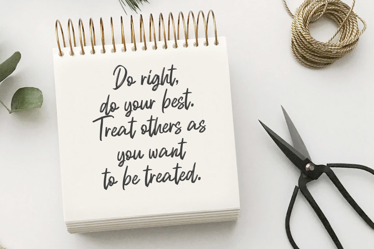 Lorettya Font | Weape Studio | FontSpace